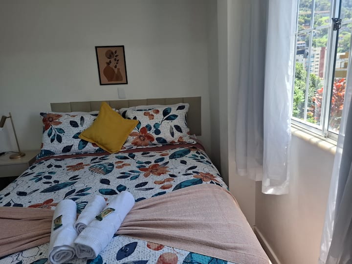 Casa 2 Qtos, Suíte C/ Estacionamento Teresópolis - Teresópolis