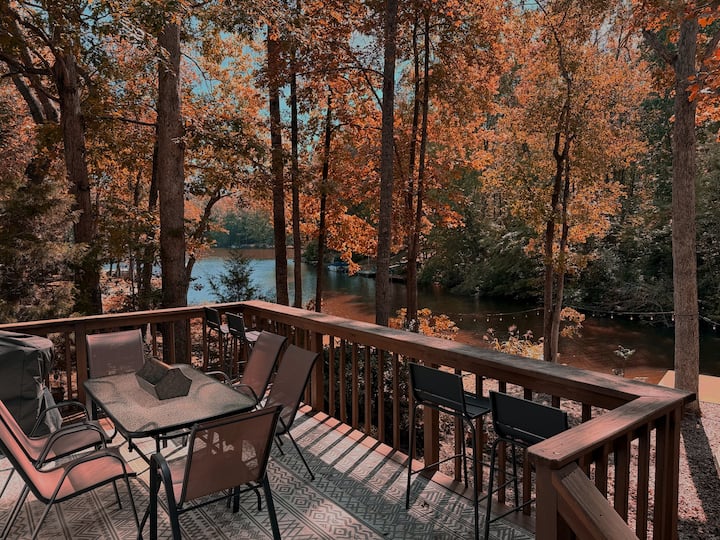 *Fall Fun*|4br Lakefront|fireplace| Firepit|bbq - Lake of the Woods, VA