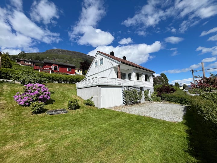 Own House And Garden In Beautiful Stryn - Loen