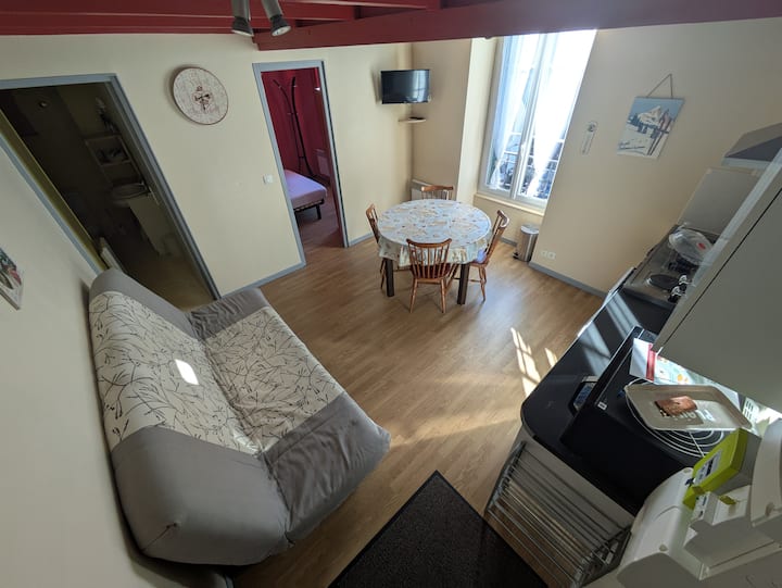 Parking Gratuit, Centre Ville, Sans Vis-à-vis - Chambon-sur-Lac