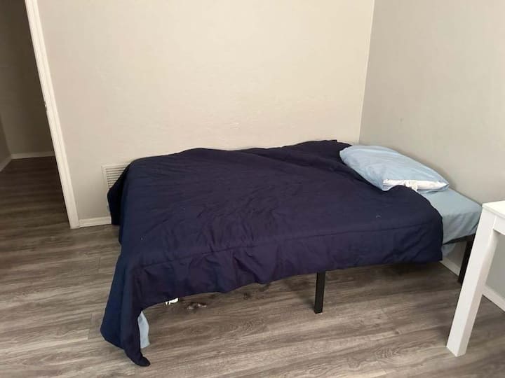 Private Room, Central Tucson #96 - Tucson, AZ