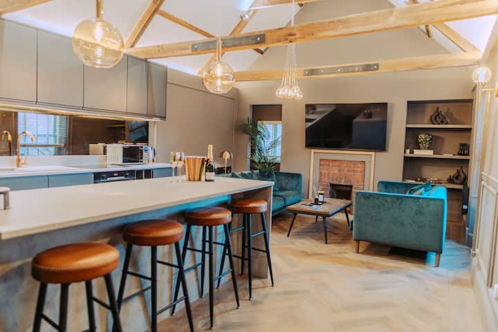 Town Centre Penthouse With Spa Facilities - Morpeth