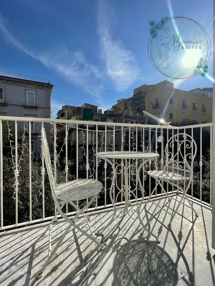 Ampio Appartamento Nel Cuore Di Napoli - Naples