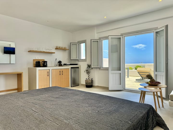 Nohēme Suite 2 | Heated Jacuzzi | Sea View - Oia