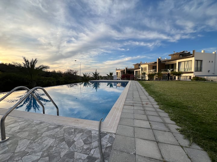 ÖZel Havuzlu 3+1 Ikiz Villa Bellapais/girne - Girne