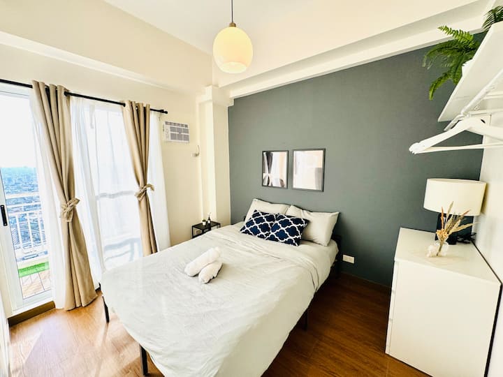 Perfectview 2br Penthouse In Qc Near Diliman Cubao - San Mateo