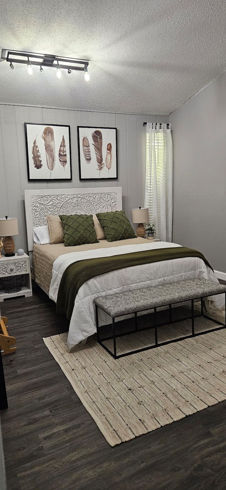 The Birth Room - Memphis, TN