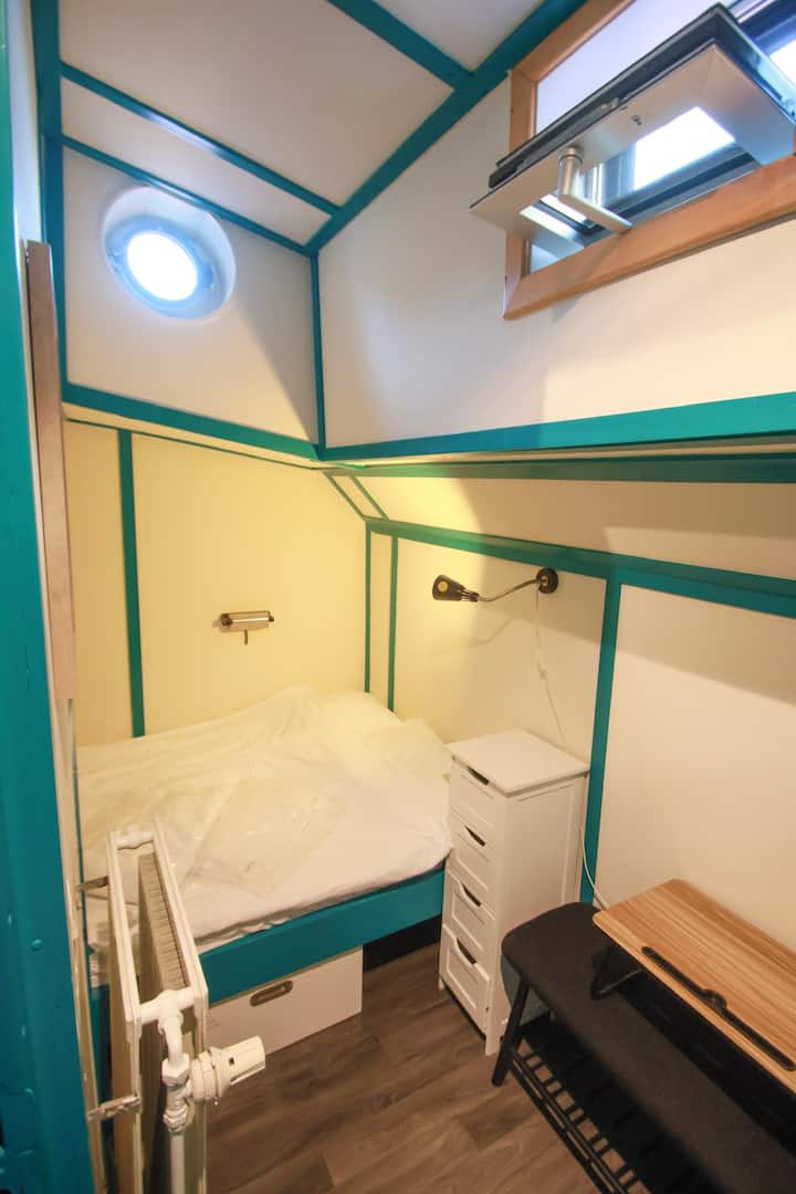 Underwater Cabin Bora @Bocoliving Rotterdam Marina - Barendrecht