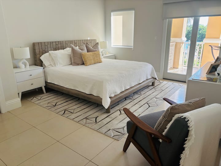 Walk To Bahamia Beach - Freeport