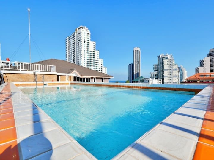 2 Bedrooms Apartment Near Beach - Pattaya City