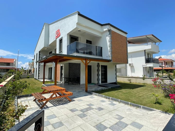 Milas ÖRende Merkezde Lüx İKi Adet Bitişik Yazlık - Ören