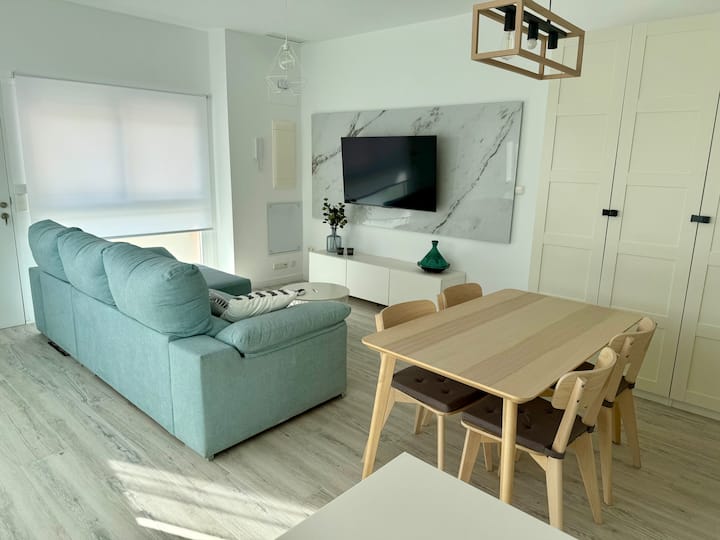 Amplio Y Luminoso Apartamento En Torremolinos - Torremolinos