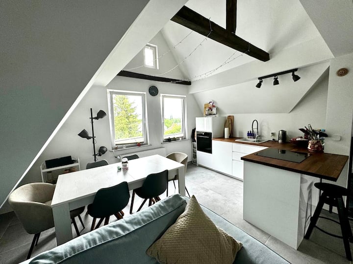 Cozy Attic Flat - Gelsenkirchen