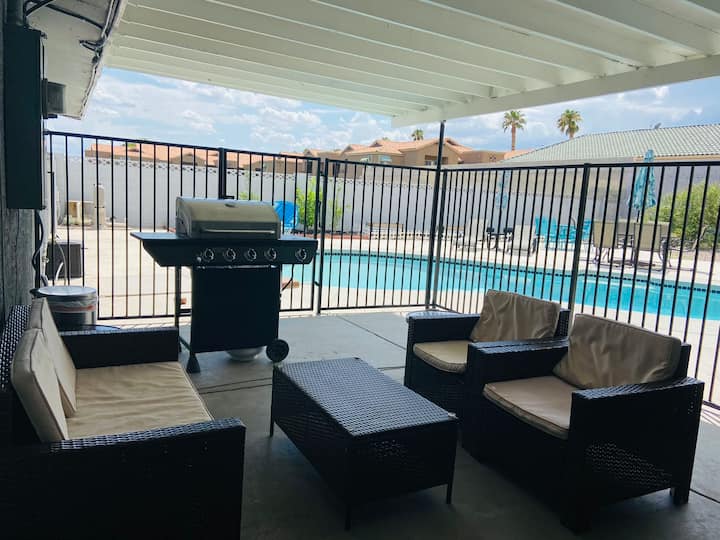 10 Minute To Downtown Pool Home - Henderson, NV