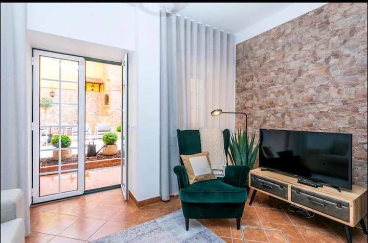 São Bento T1 Garden Apartament - Lisbon