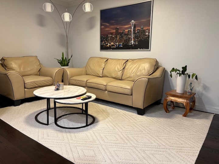 Cozy & Modern Apartment Near Sea Intl Airport - SeaTac, WA