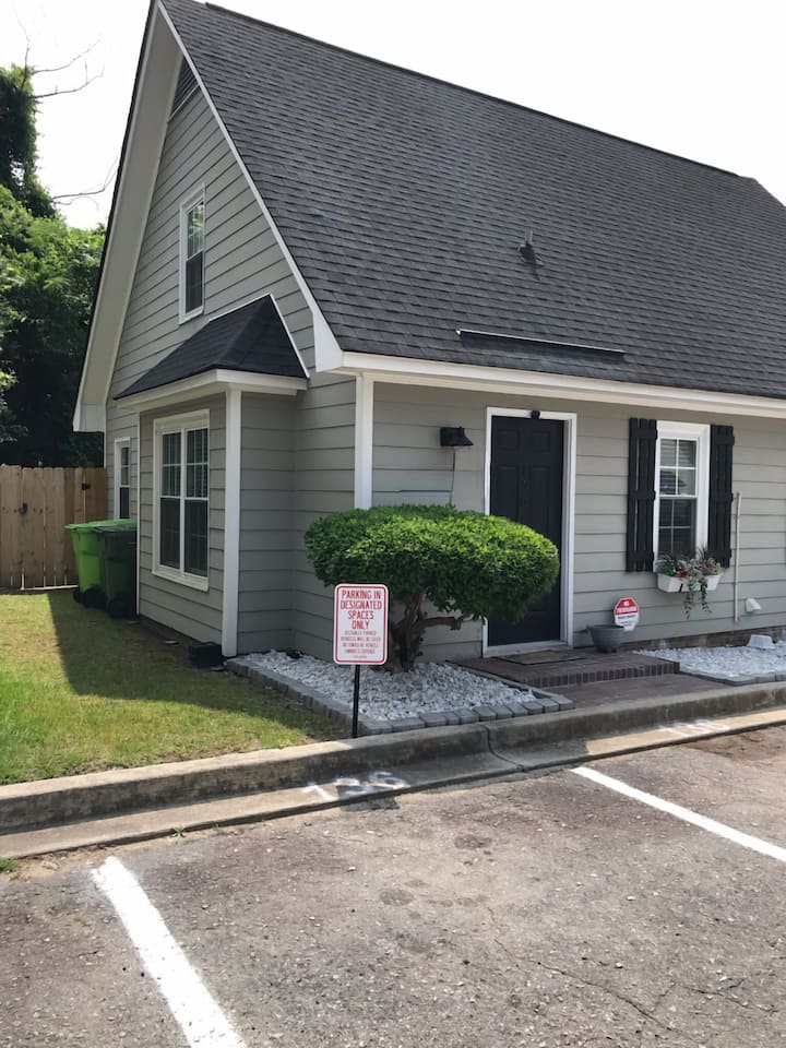 Gold Plated Cottage > Near Downtown - Columbia, SC