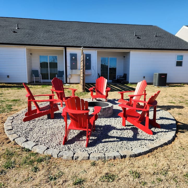 Backyard+firepit, Near Greenville, Veteran-owned - Discovery Island, Simpsonville