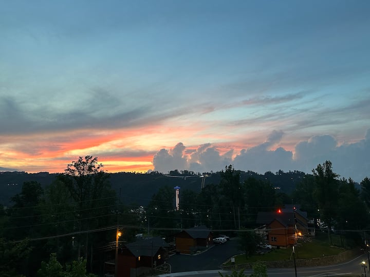 Gorgeous Views, Walking Distance To Dt Gatlinburg - Gatlinburg, TN