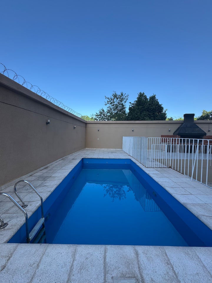 Depto Céntrico - Excelente Para 2. Parking - Mendoza