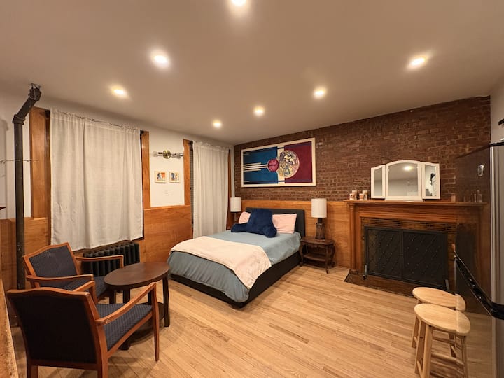 Huge Private Room, Closet, Bathroom And Office - New York City