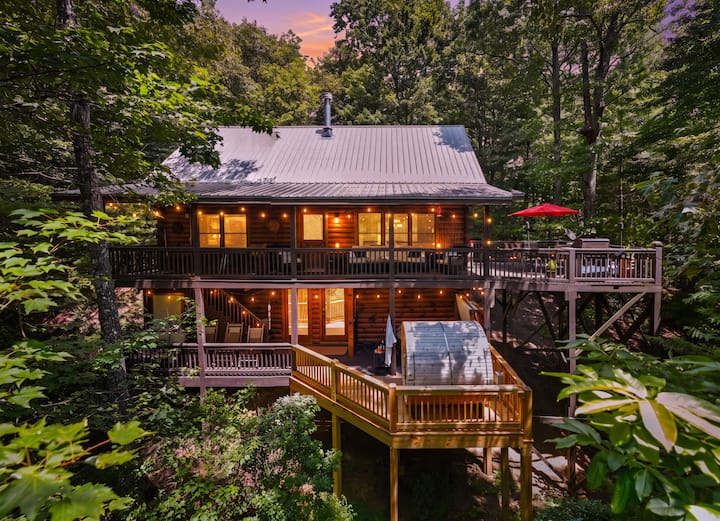 Cedar Stone Retreat | Sauna · Hot Tub · Fire Pit - Blue Ridge, GA
