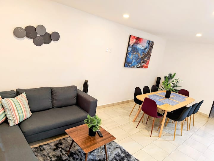 Casa Fracc Priv Aeropuerto-outlets-puerto Interior - León