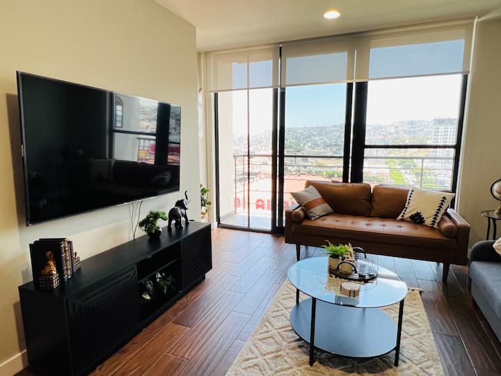 Cozy Luxurious 2bd/2ba Downtown - Playas De Tijuana
