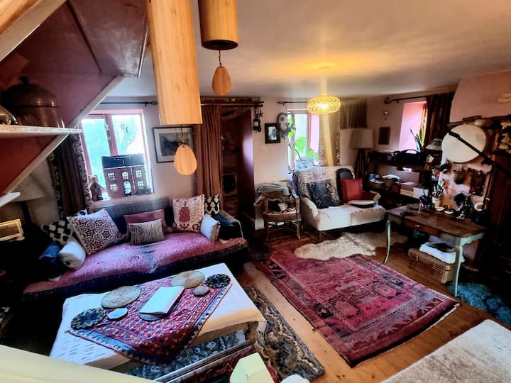 Meadow Cottage - Cardigan