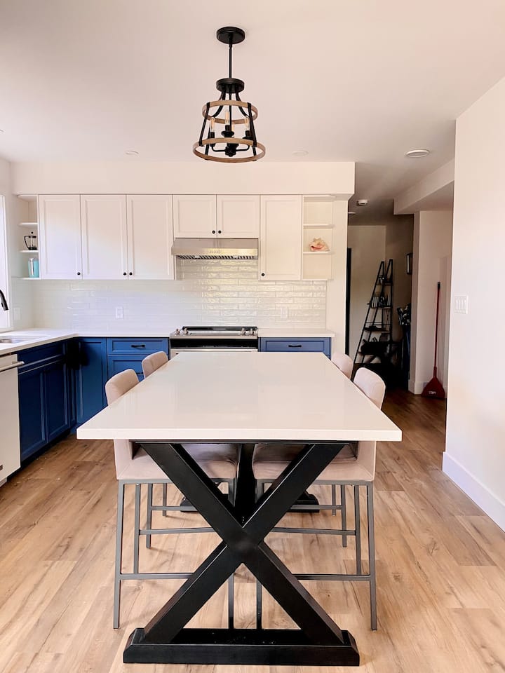 * New Suite! * Wayne Rd Guest House - Campbell River
