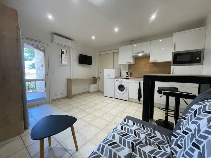 Studio : Piscine - Parking - 250 M De La Plage - La Seyne-sur-Mer