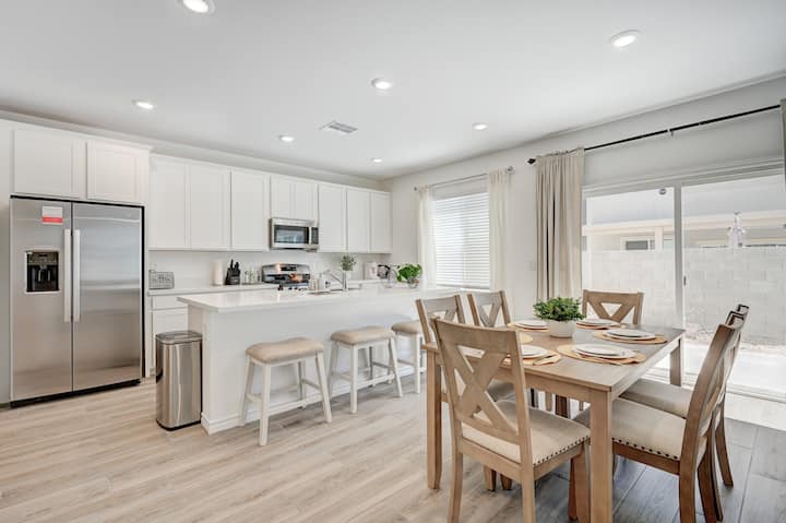 Family Vacation 3 Bd Pet-friendly Fast Network - Las Vegas, NV