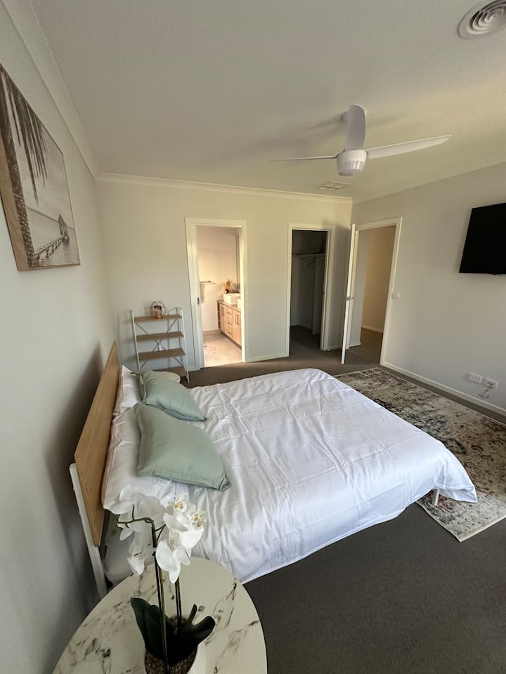 Lumiere Maison (Whole House) - Point Cook