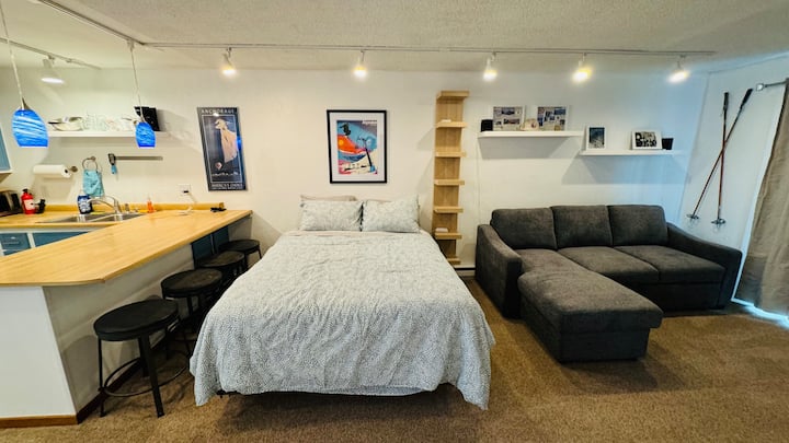 Cute Condo @ Base Of Mt Alyeska - Alyeska, AK