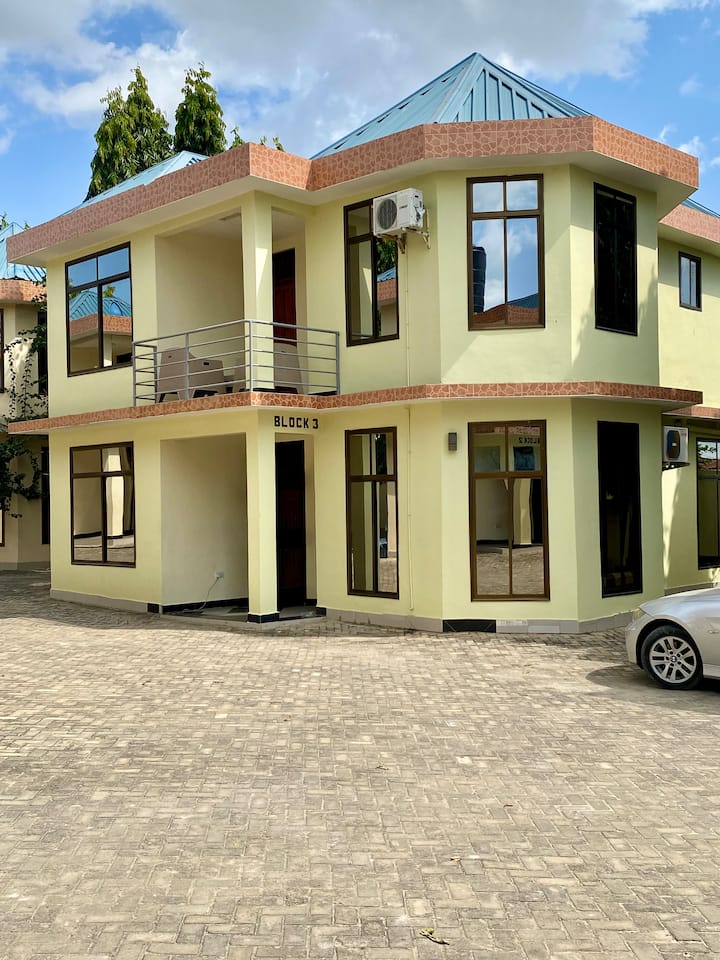 Bahari Beach Home (Close To Beach) - Dar es Salaam
