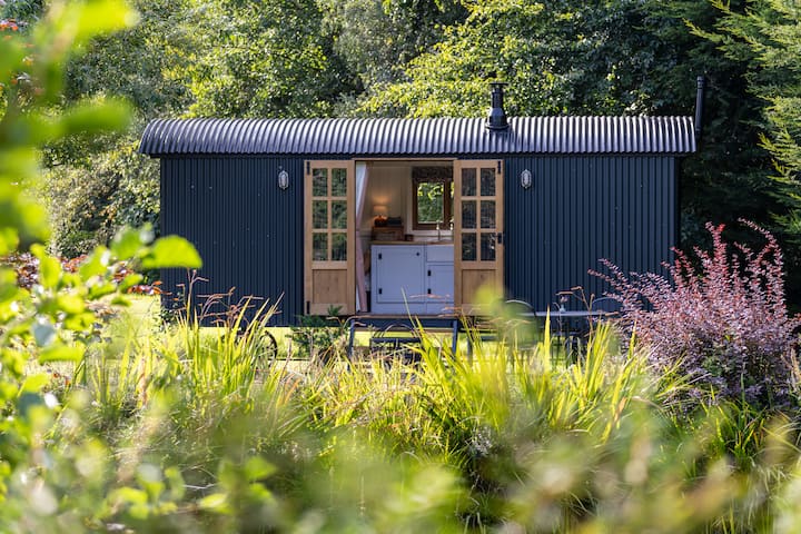 Peatlands Retreat - Curlew Hut - Ballymoney