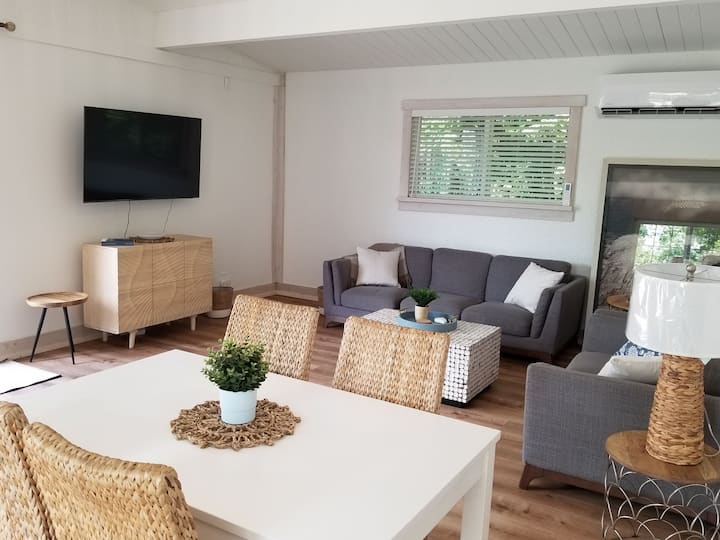 South Beach Bungalow - Point Roberts, WA