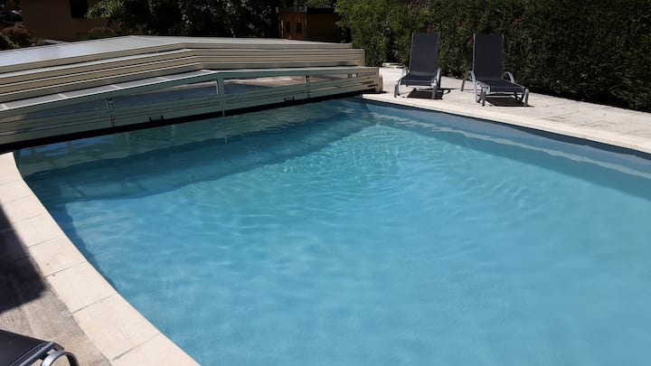 Appartement Donnant Sur Piscine. - Millau