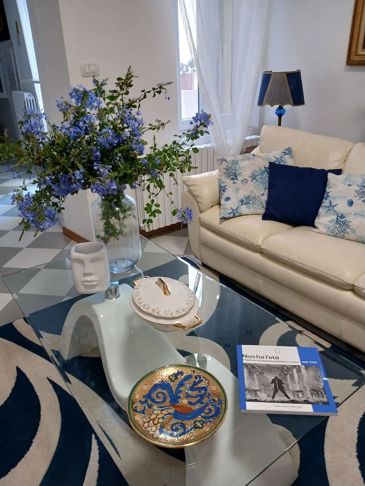 Casavacanzaoroblusanremo
Cod.008055lt2773
7p.letto - San Remo