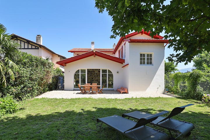Maison De Ville Au Calme - 9 Personnes - Ciboure
