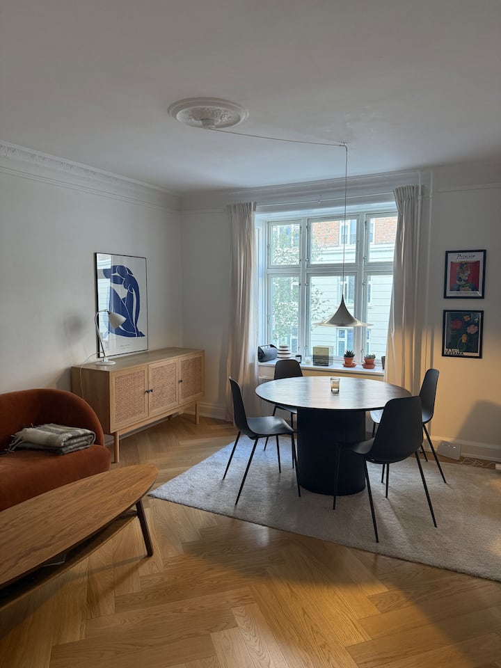 Stilfuld Lejlighed I Hjertet Af ØSterbro - Kopenhagen