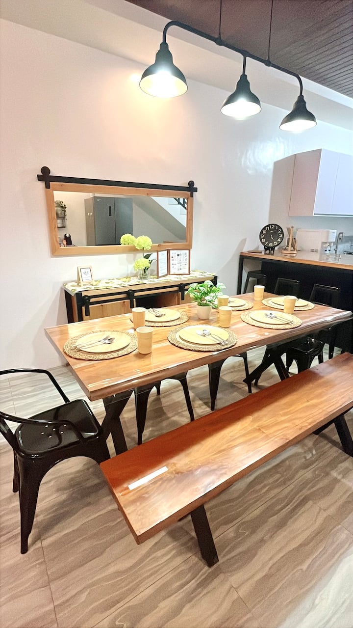 New Cozy Rustic House 3br 3tb Free 3 Parking Space - Muntinlupa