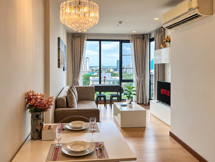 Astrasuite/11thfloor/pool&mountainview/nightbazaar - Chiang Mai