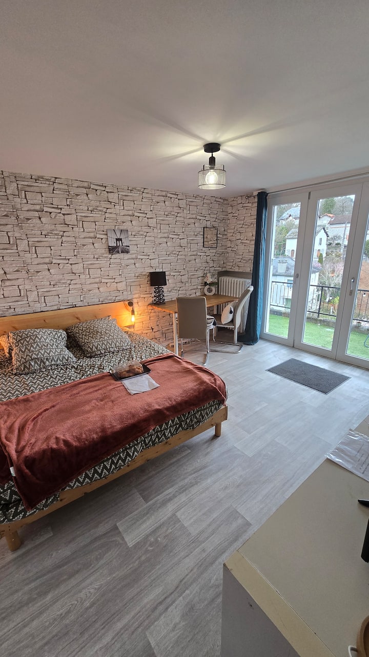 Grand Studio Avec Terrasse Entièrement Rénové - Tulle