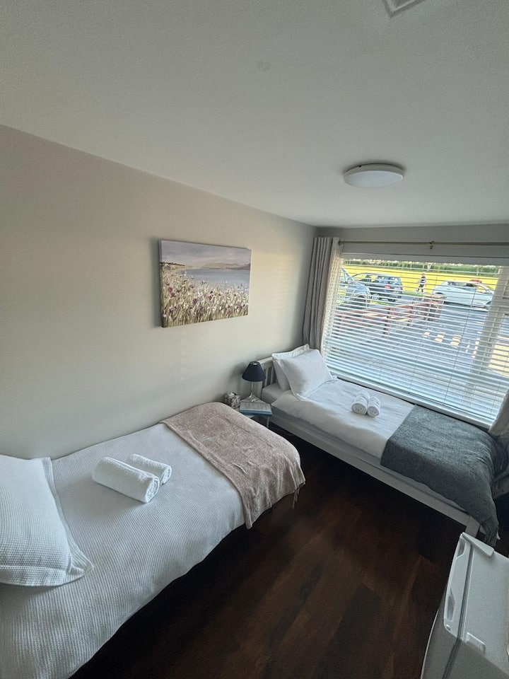 Compact Room- Ideal Location- Renmore, Galway City - Galway