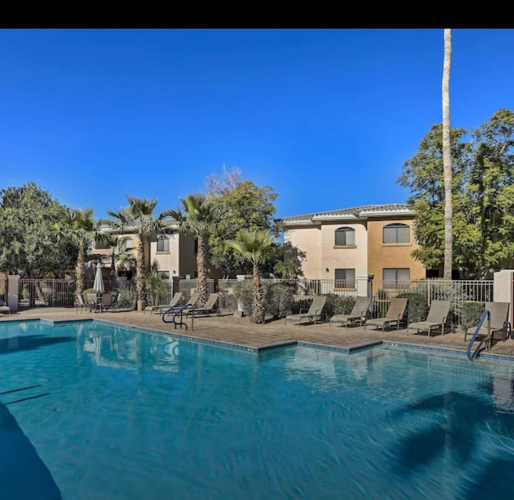 Gated Community -2 King Beds, Heated Pool & Gym! - Avondale, AZ
