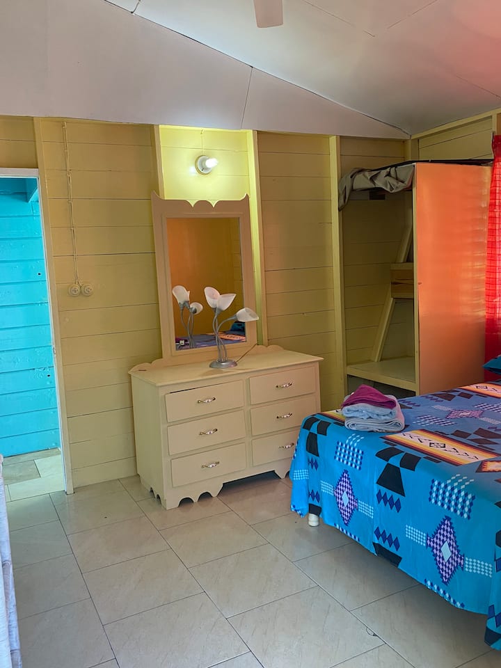 1 Bd/rm Kitchen. Balcony - Negril