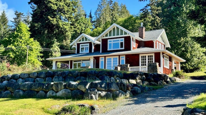 Deer Haven House - Sunshine Coast Regional District, BC, Canada