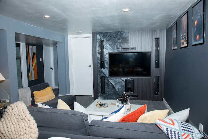 One-bedroom Guest Suite With  Private Entry - Winnipeg