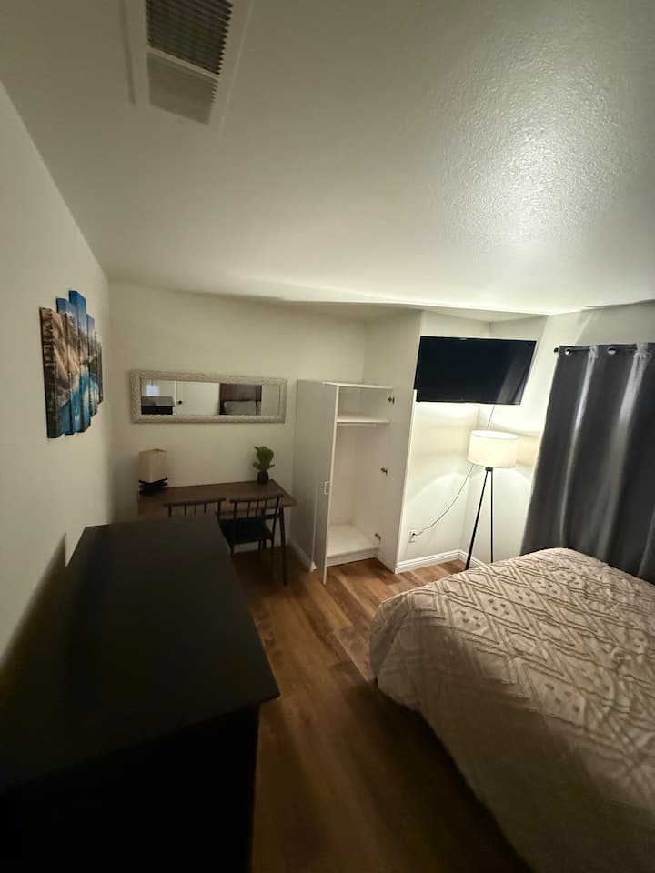 Conventional Clovis Room. - Clovis, CA